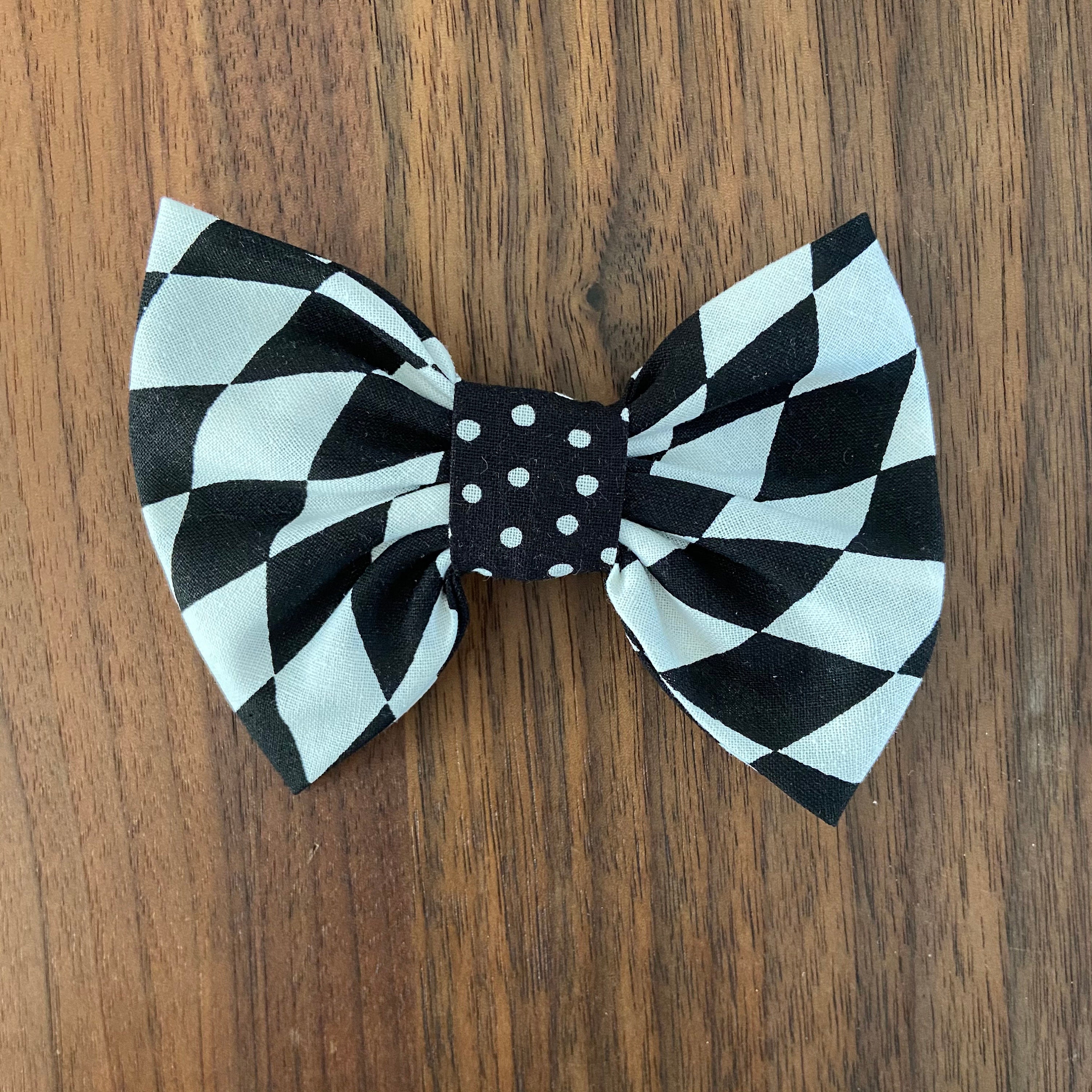 4.5" Black and White Alligator Clip on Bow - Etsy