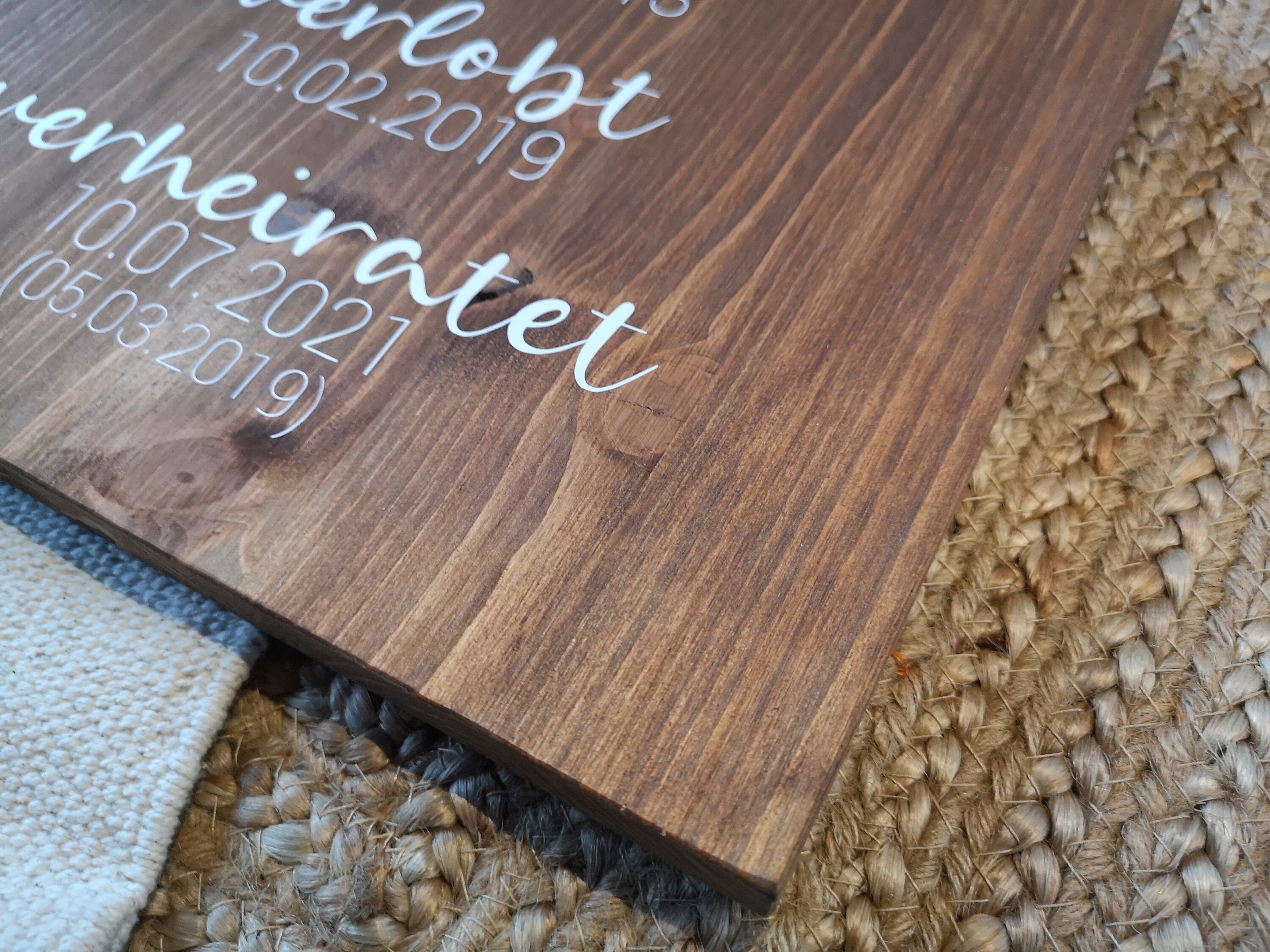 Schild - verliebt, verlobt, verheiratet - personalisiert mit euren ...
