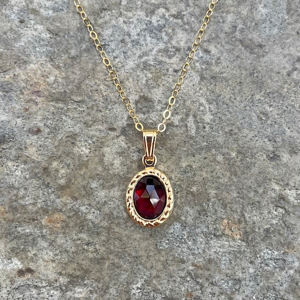 Gold Garnet Necklace - Etsy