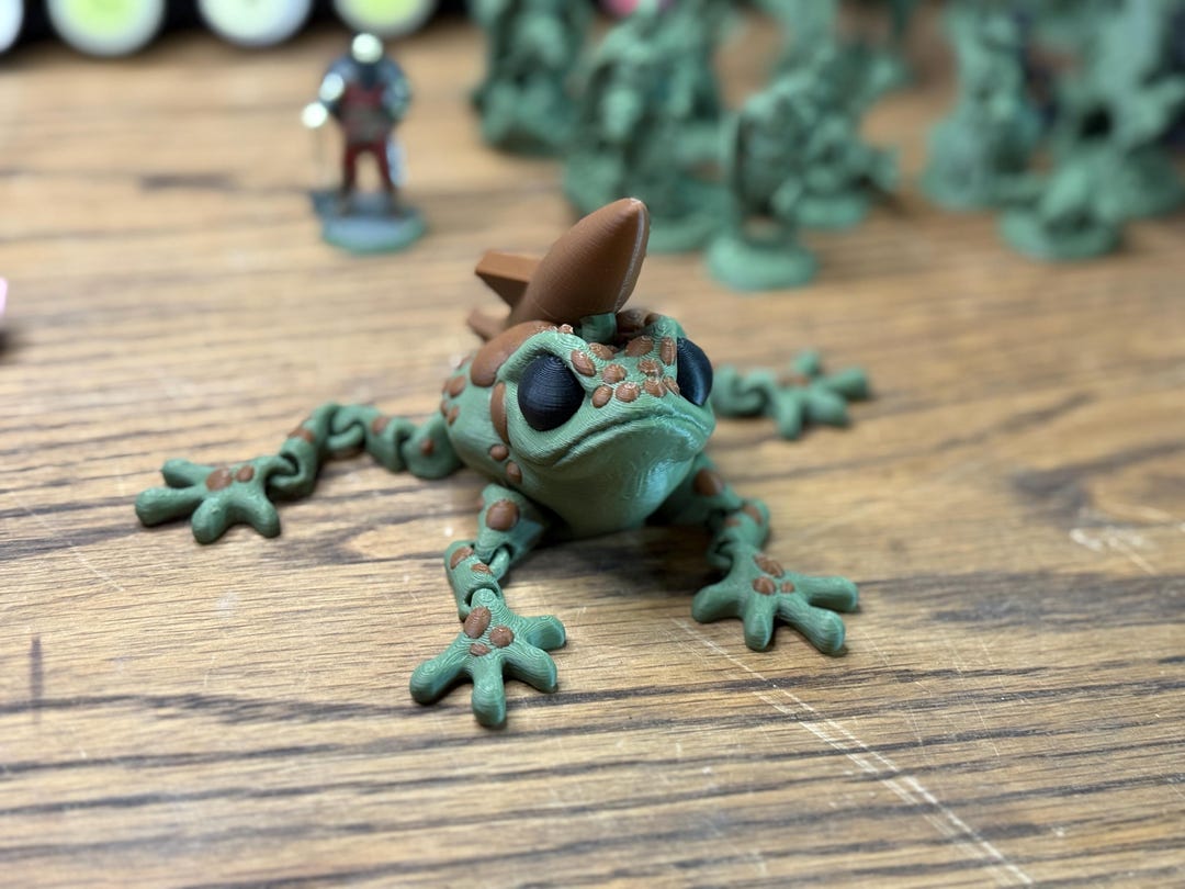 Missile Toad | Articulated Frog | Desk Toy | - Etsy