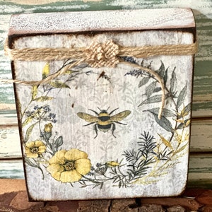 Bee Decor for Home, Farmhouse Bee Decor, Rustic Bee Decor,spring Bee ...