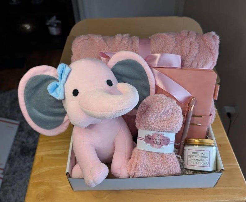 New Mom Gift Basket, Baby Body Suit, New Mommy and Daddy Mugs,new Mom ...