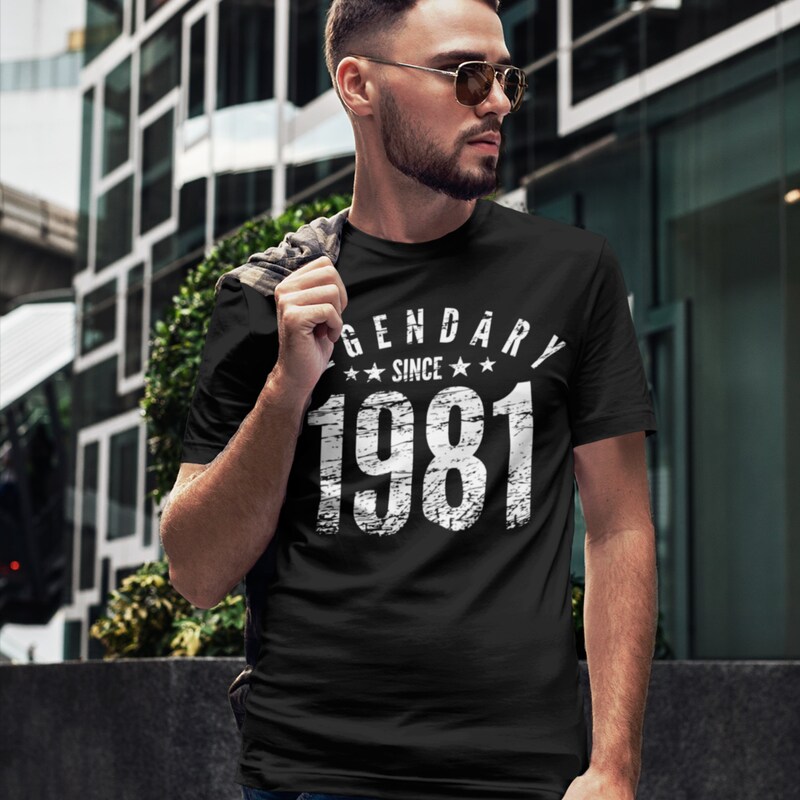 Born 1981 Tshirt - Etsy