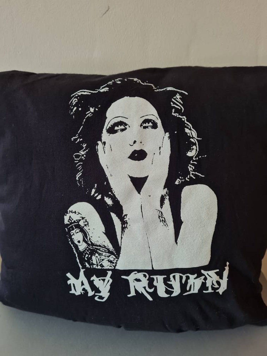 My Ruin banda de metal cojín y funda. Fabricado de forma - Etsy España