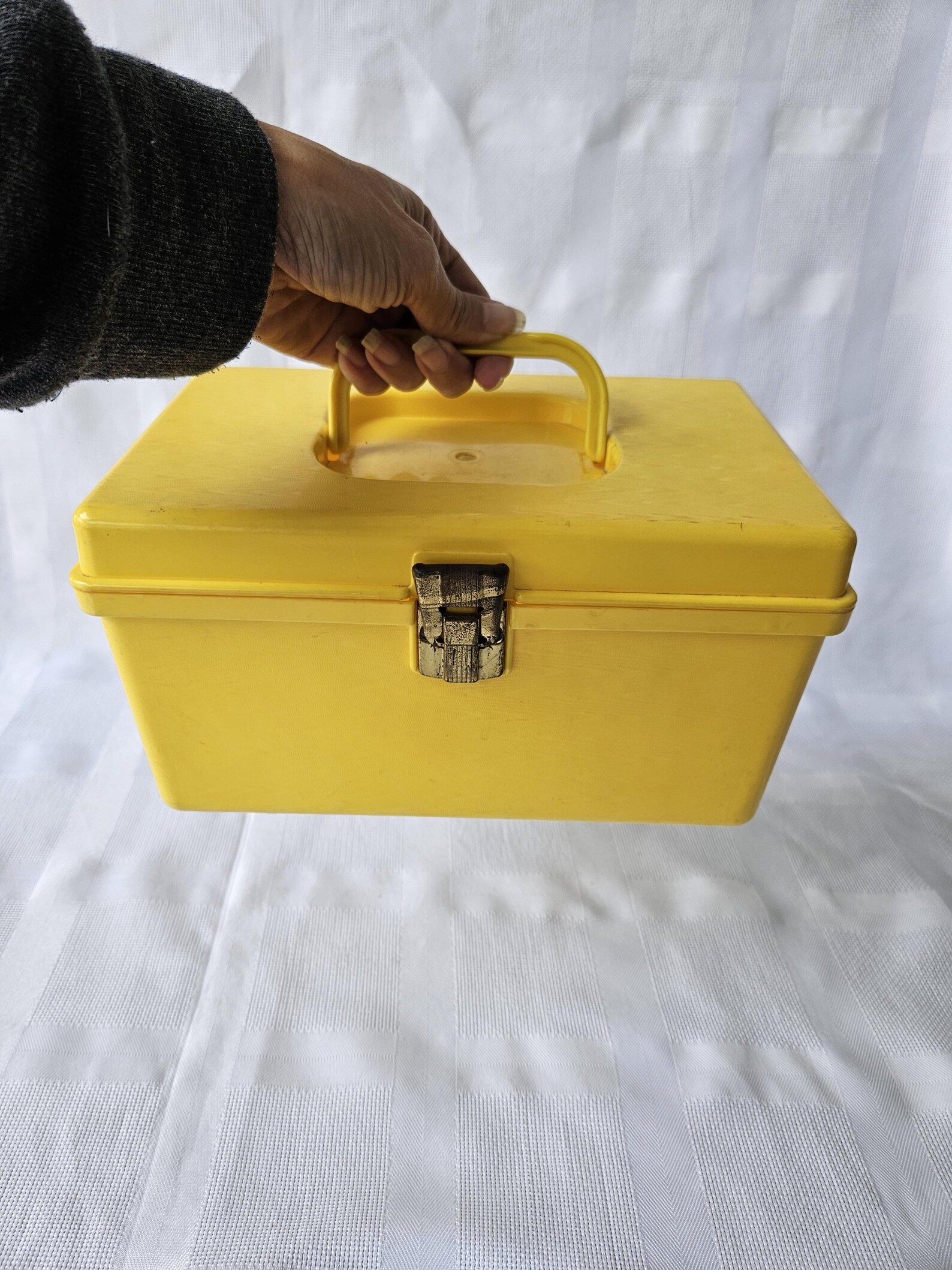 Vintage Yellow Plastic Box With Handle ~ Wil-hold Plastic Box ~ Yellow ...