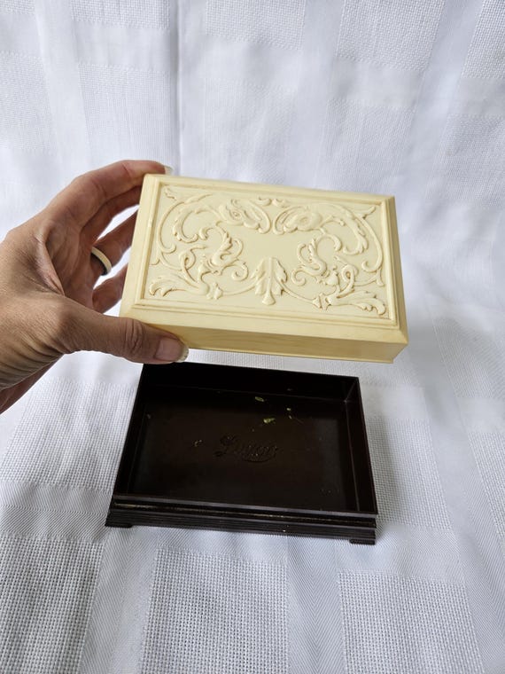 Vintage Bakelite Jewelry Box ~ Art Nouveau Floral Lid… - Gem