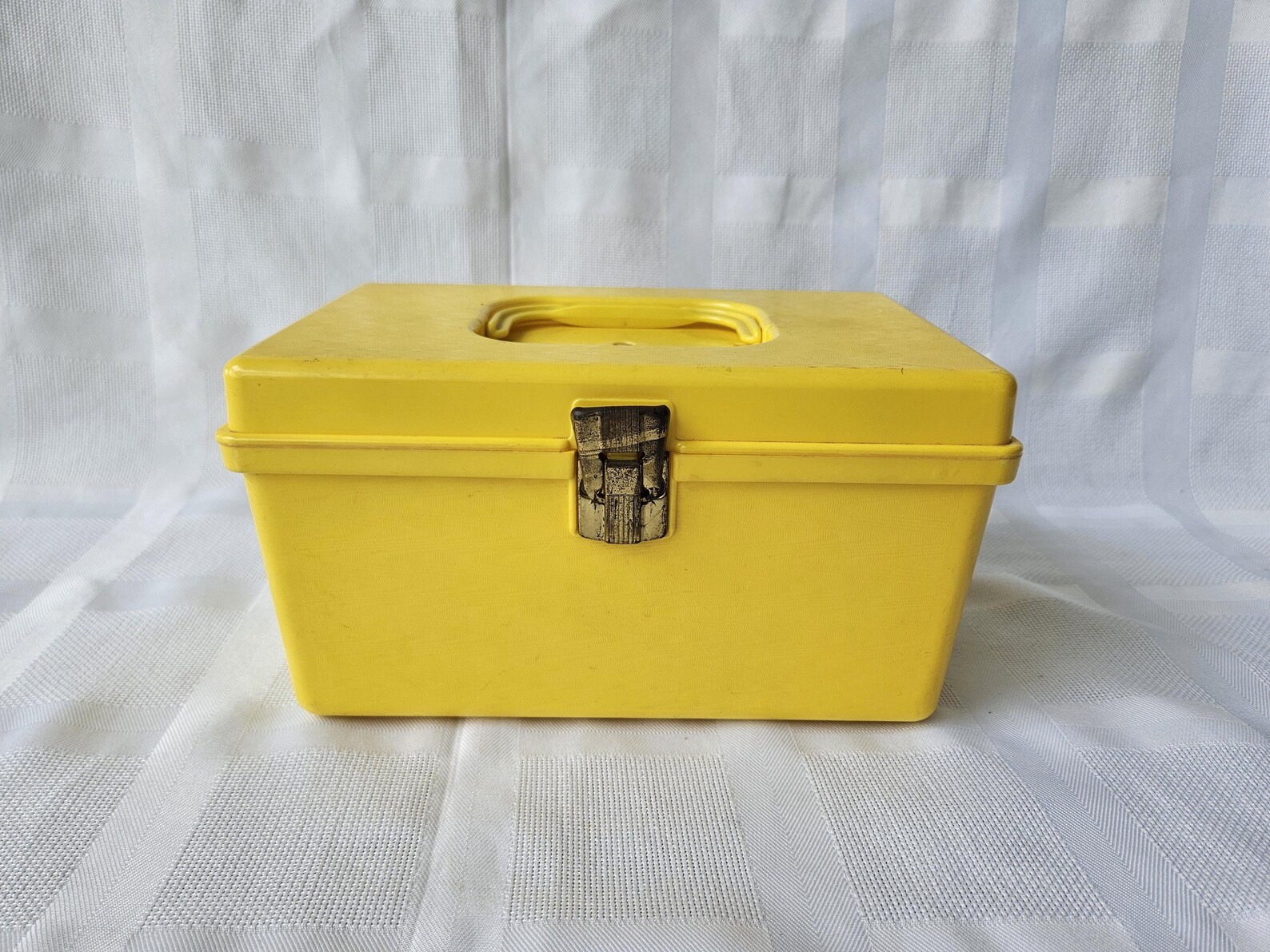 Vintage Yellow Plastic Box With Handle ~ Wil-hold Plastic Box ~ Yellow ...