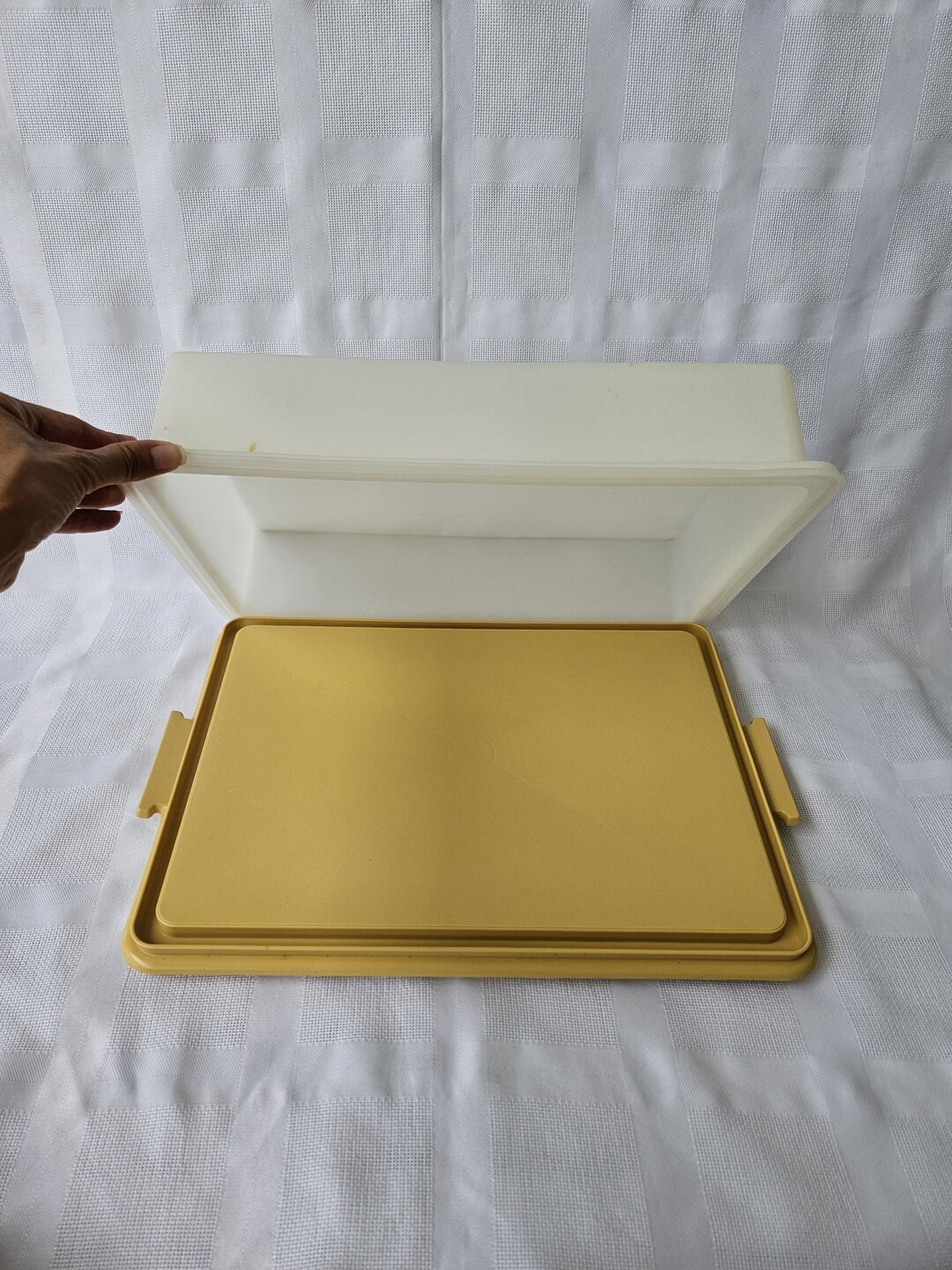 Vintage Tupperware Harvest Gold Rectangle Cake Carrier Vintage Cake ...