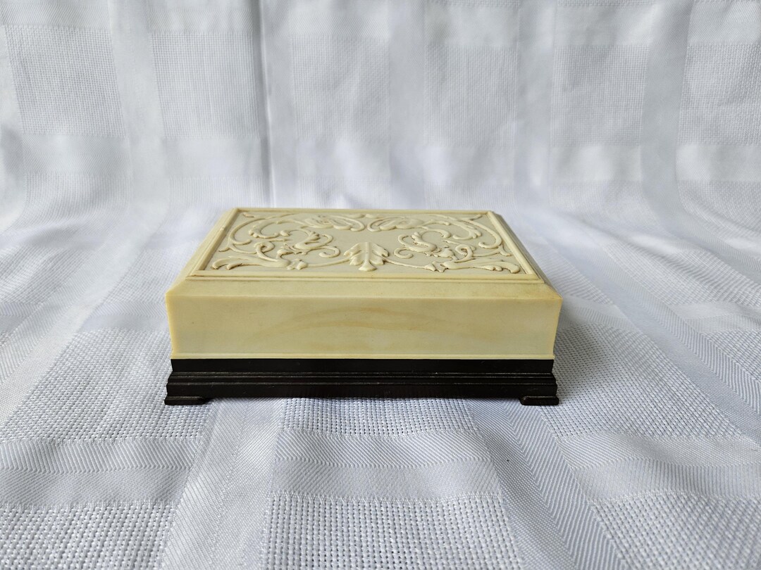 Vintage Bakelite Jewelry Box ~ Art Nouveau Floral Lidded Trinket Box ...