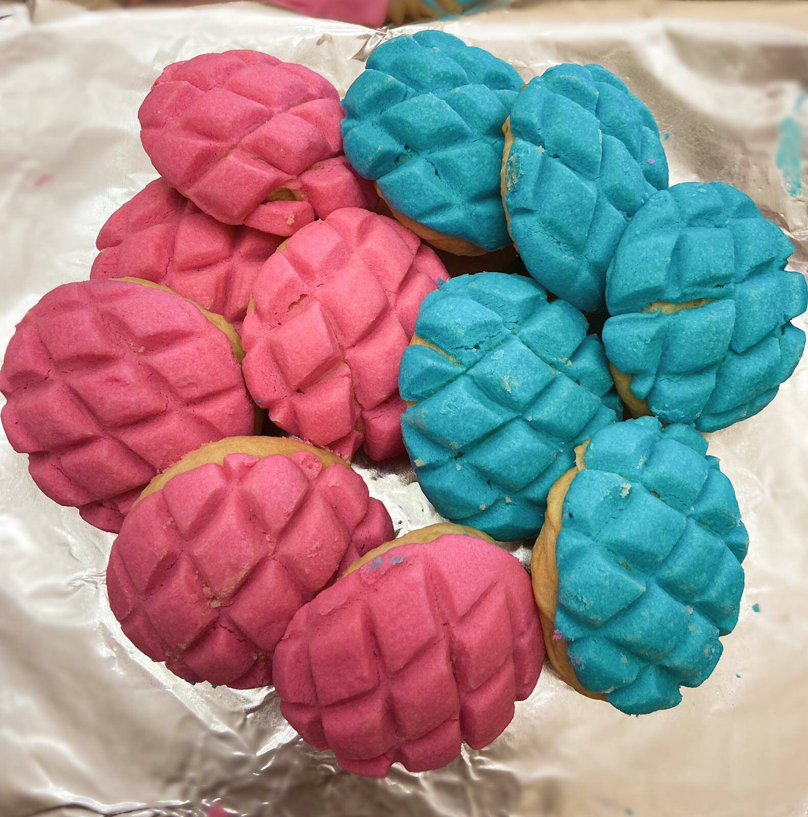 Gender reveal 13 mini conchas pan dulce | Etsy