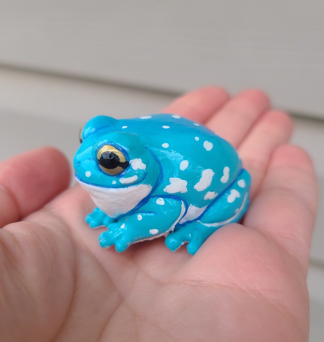 Snowflake White's Tree Frog / Dumpy Friend- Hand Painted Resin Frog ...