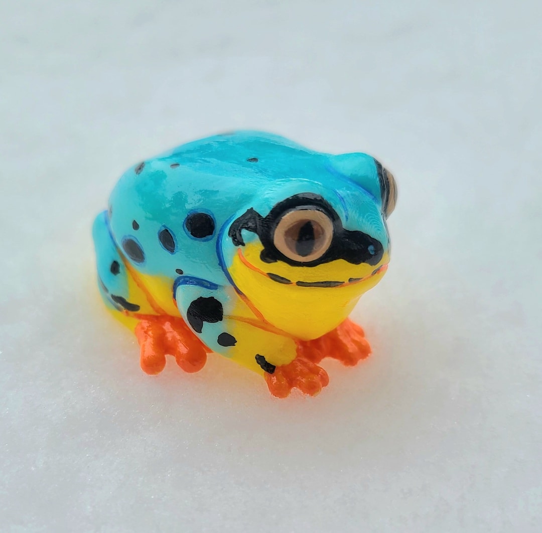 Blue Back Reed Frog Friend Hand Painted Tree Frog Resin Frog Figurine ...