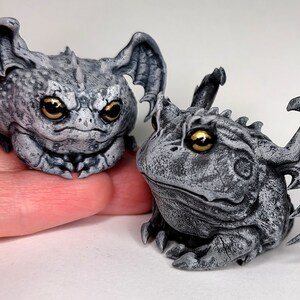 Frogoyle Gargoyle Pacman Frog Figure - Hand Painted Resin Frog - Etsy