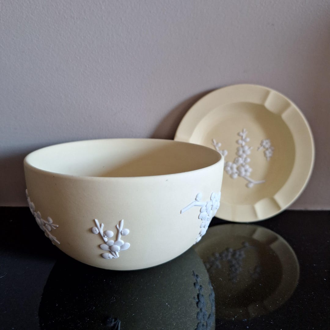 Wedgwood Jasperware Rare Primrose Yellow Prunus Flowers Bowl and Tray ...