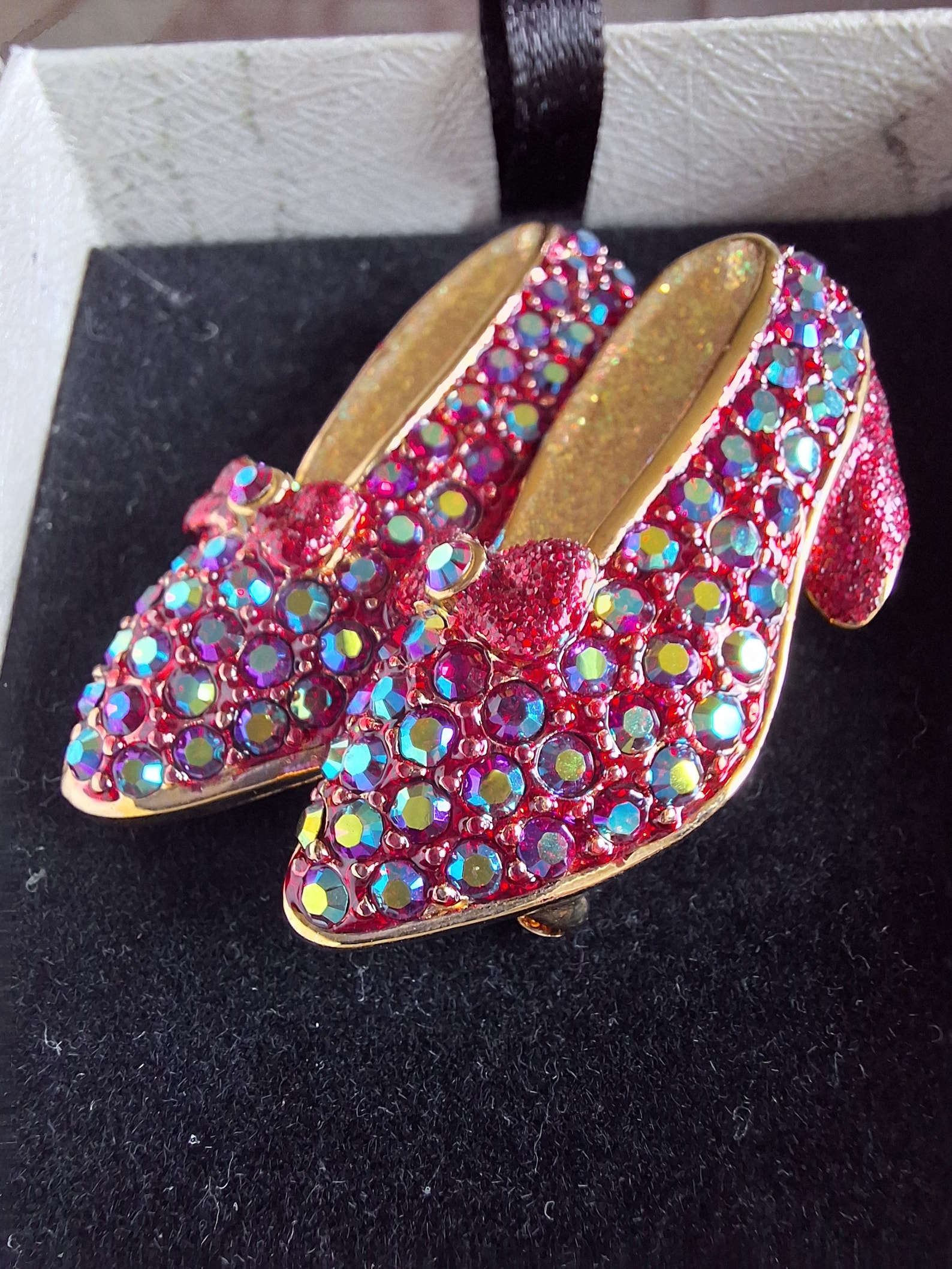 Kirks Folly Wizard of Oz Dorothy Ruby Slippers Brooch Pin Boxed RARE ...