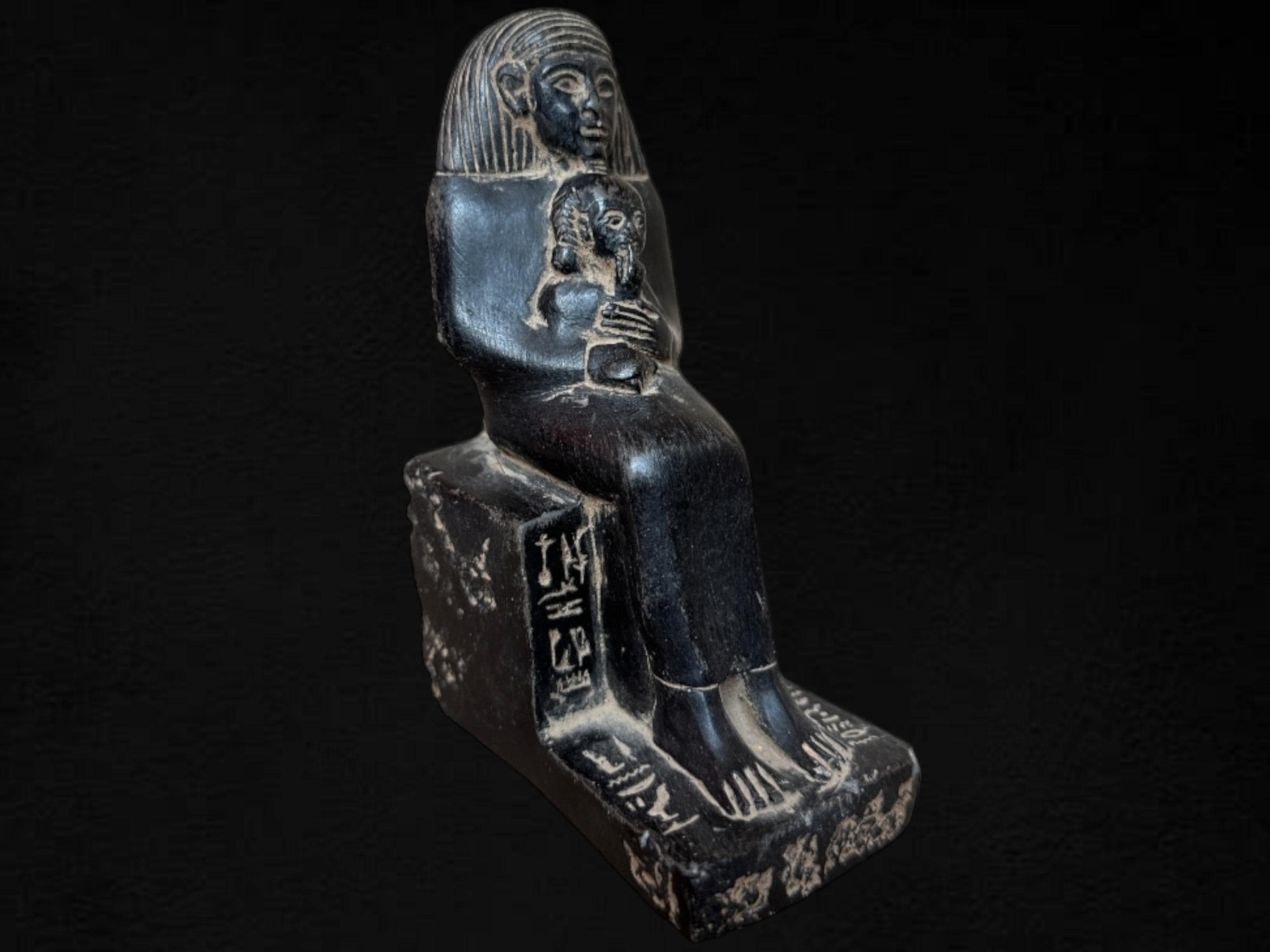 Seated Senenmut Statue Holding Neferure Daughter of Queen Hatshepsut ...