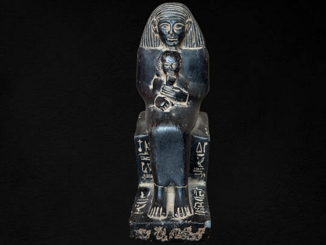 Seated Senenmut Statue Holding Neferure Daughter of Queen Hatshepsut ...