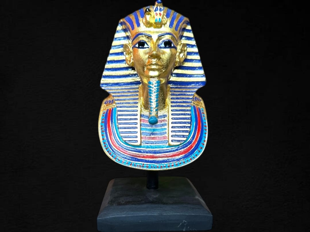 Tutankhamun Egyptian Mask Statue Egyptian Art Pharaoh King Tut Face ...