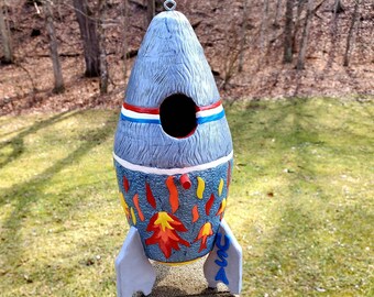 Rocket Ship Birdhouse - Etsy