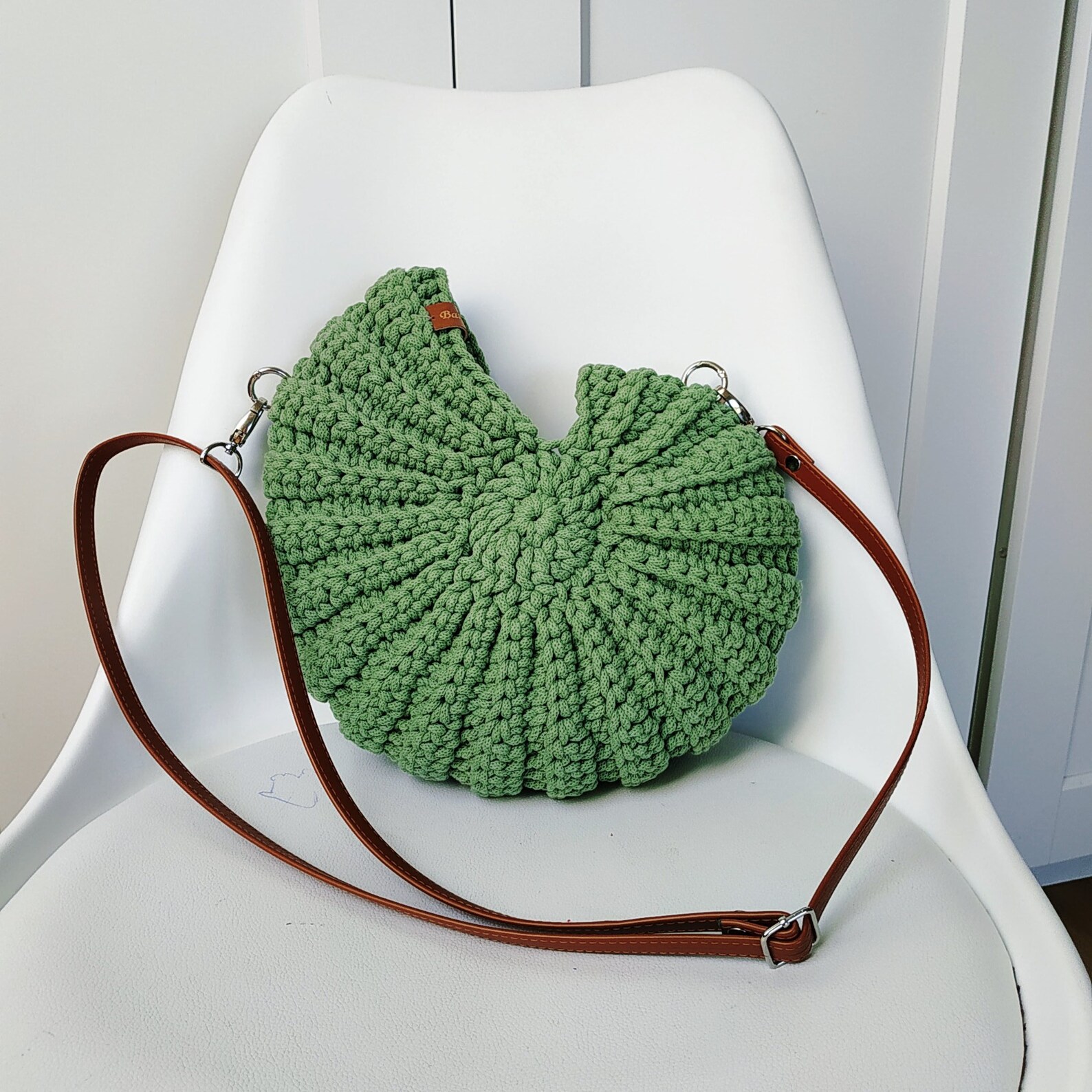 Nautilius Seashell Crossbody Bag, Crochet Shell-shaped Bag in Sage Moss ...