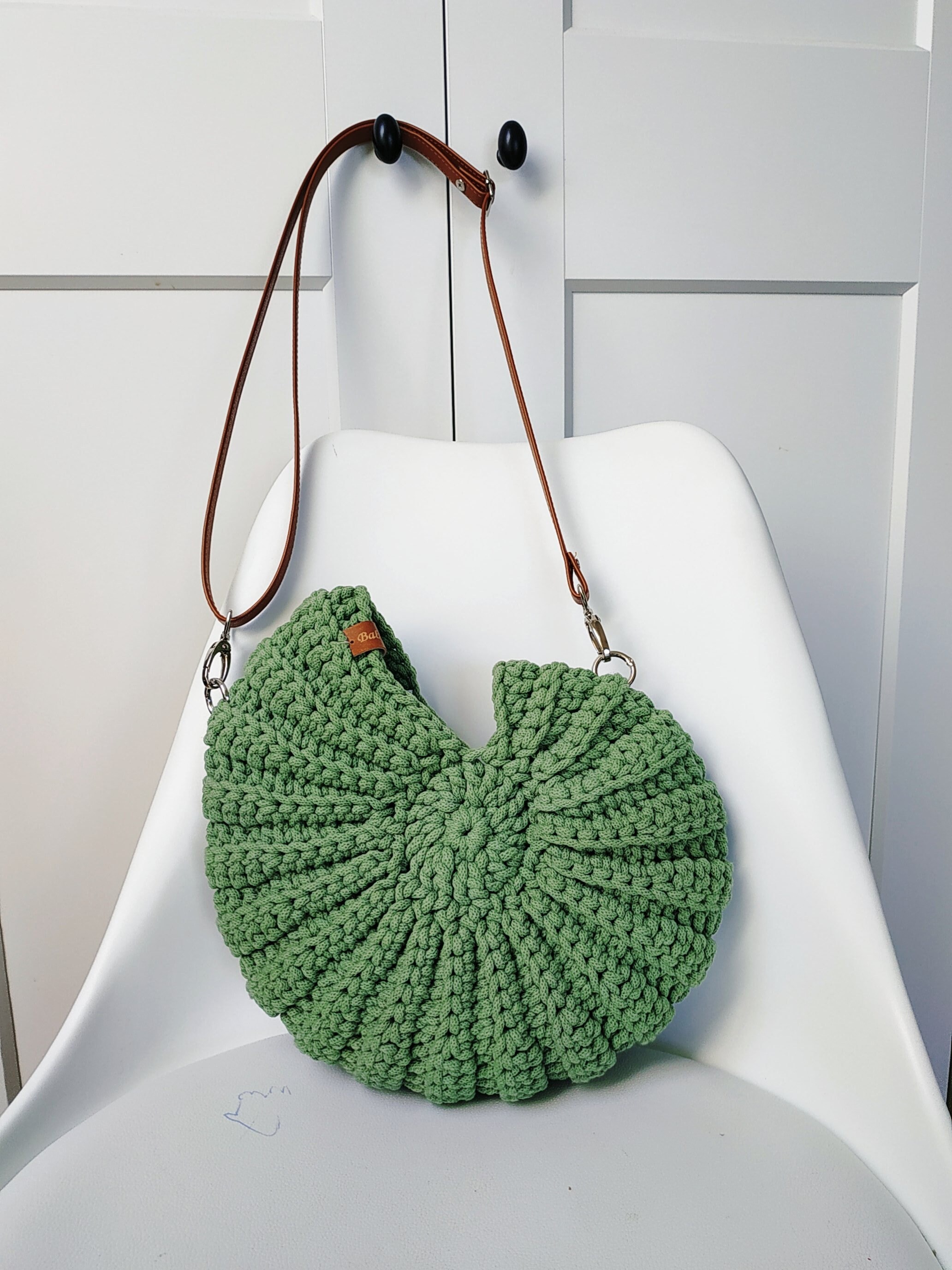 Nautilius Seashell Crossbody Bag, Crochet Shell-shaped Bag in Sage Moss ...
