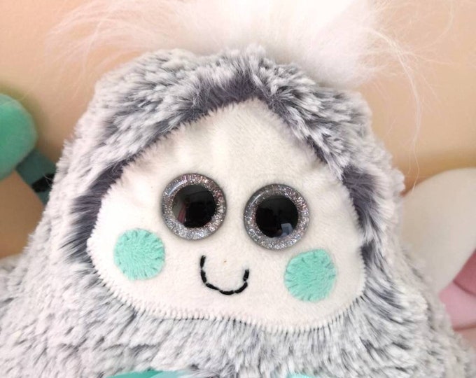Plüschtier Monster Fell Oeko-Tex Junge grau und mint - Etsy.de