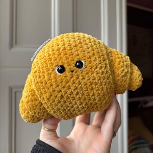 Croissant Crochet Pattern - PDF Pattern - Amigurumi Pastry - Etsy