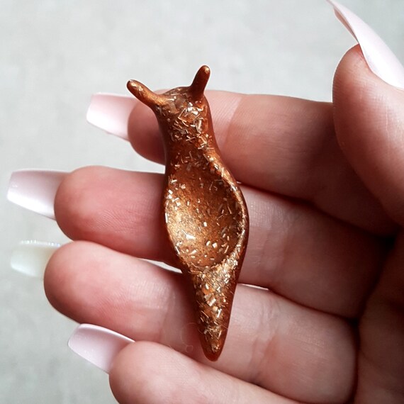 Home Décor Resin-Casted Sphere Stand Metallic Copper Slug Home & Living ...