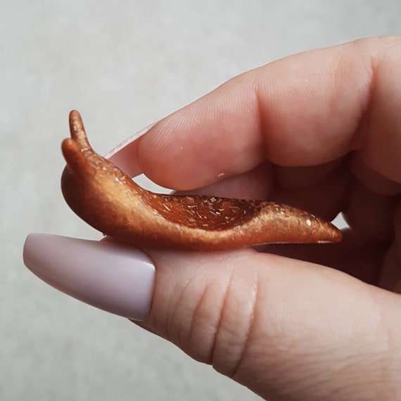 Home Décor Resin-Casted Sphere Stand Metallic Copper Slug Home & Living ...