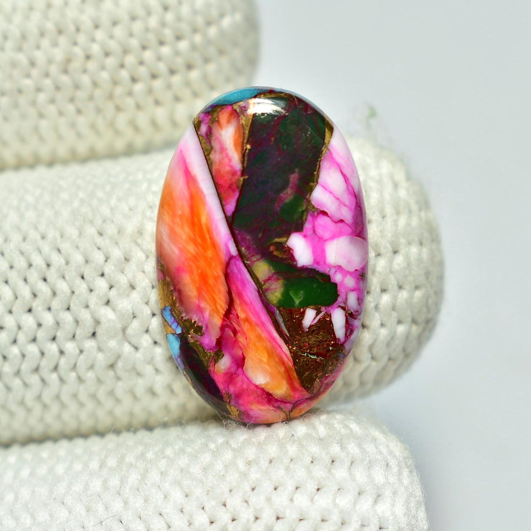 Pink Mohave Turquoise Cabochon... Oval Cabochon...23x15x3 Mm...9 Cts ...