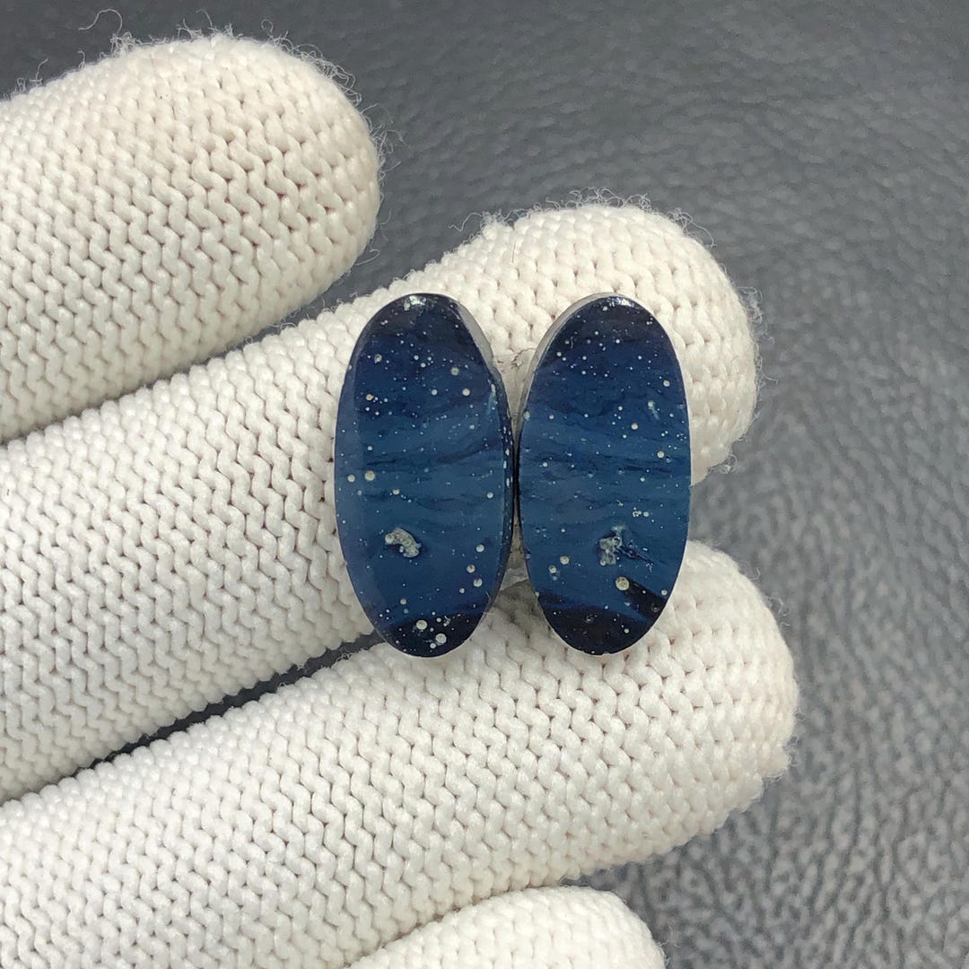 Leland Blue Cabochon Pair... Oval Cabochon...21x10x5 Mm...18 Cts...a# ...