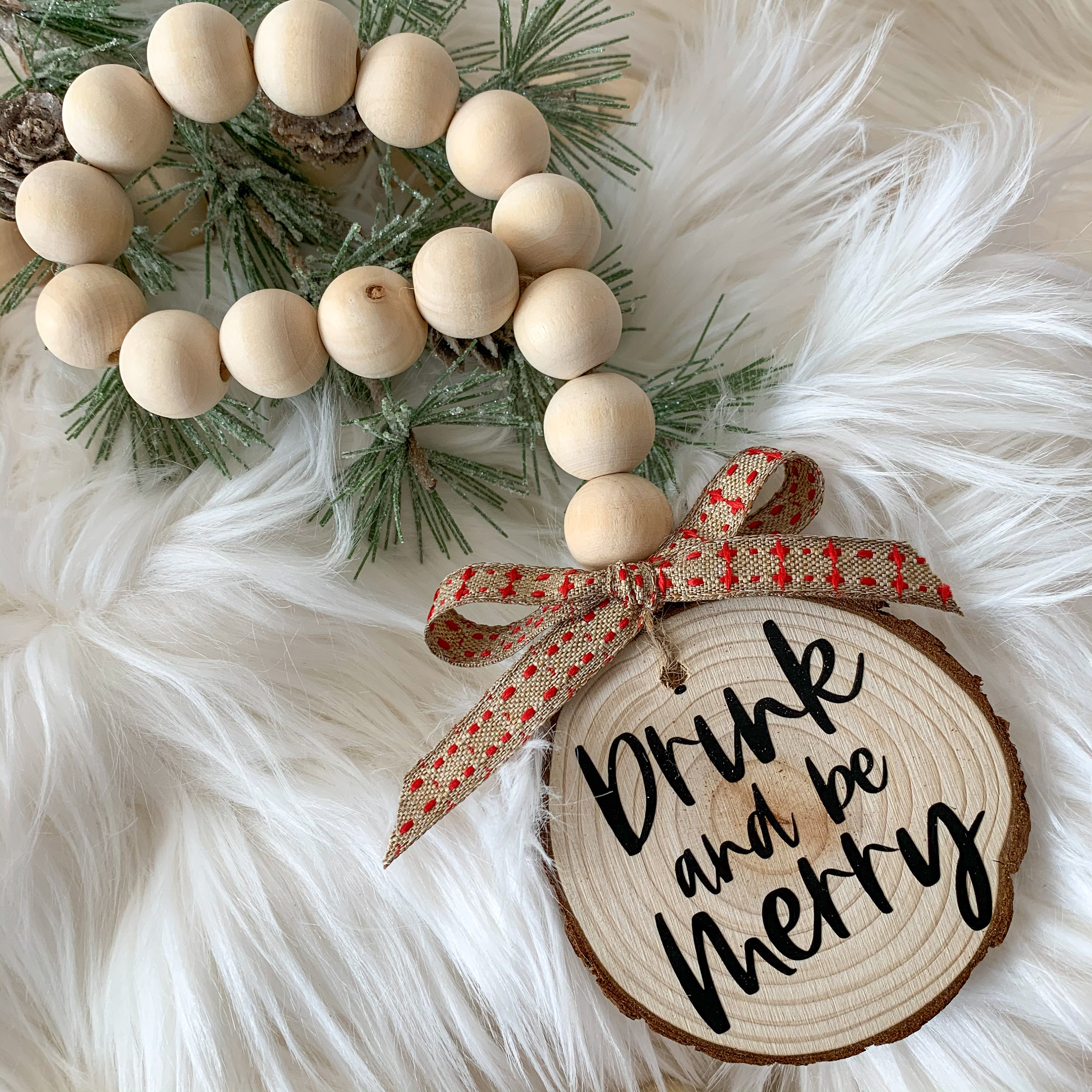 Personalisierte Wein Flasche Holz Perlen Quaste Girlande | Weihnachten ...