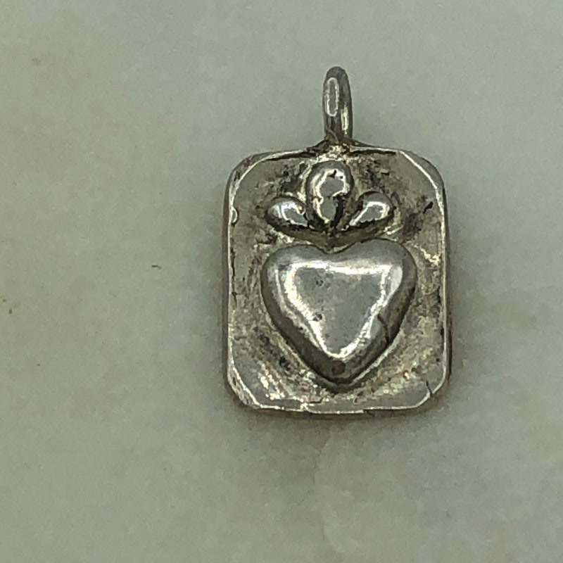 Milagro Heart - Etsy