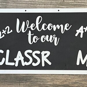 DIY Classroom Sign With Interchangeable Seasonal Pieces - Teacher Door ...