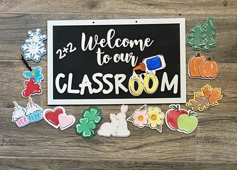 DIY Classroom Sign With Interchangeable Seasonal Pieces - Teacher Door ...