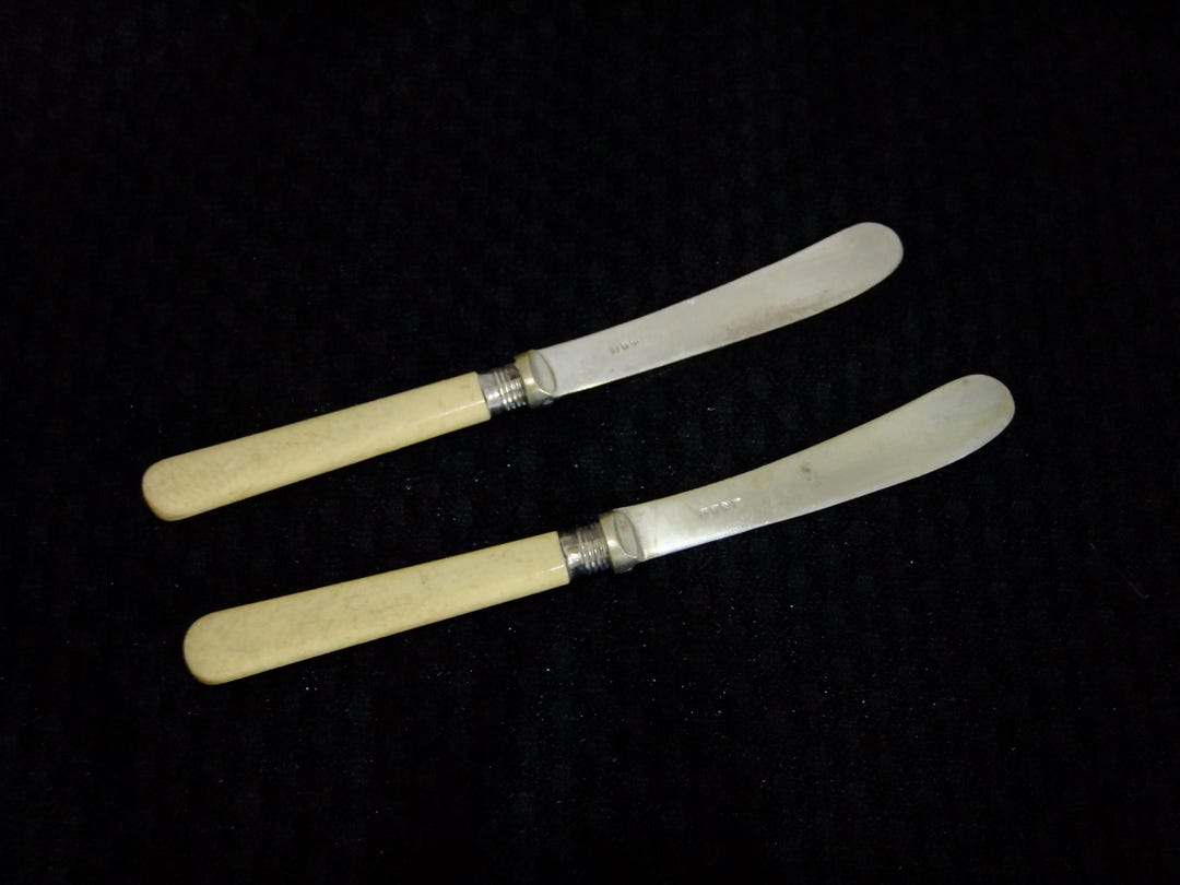 Vintage Butter Knives Knife Bone Handles Antique Dinner Service Silver ...