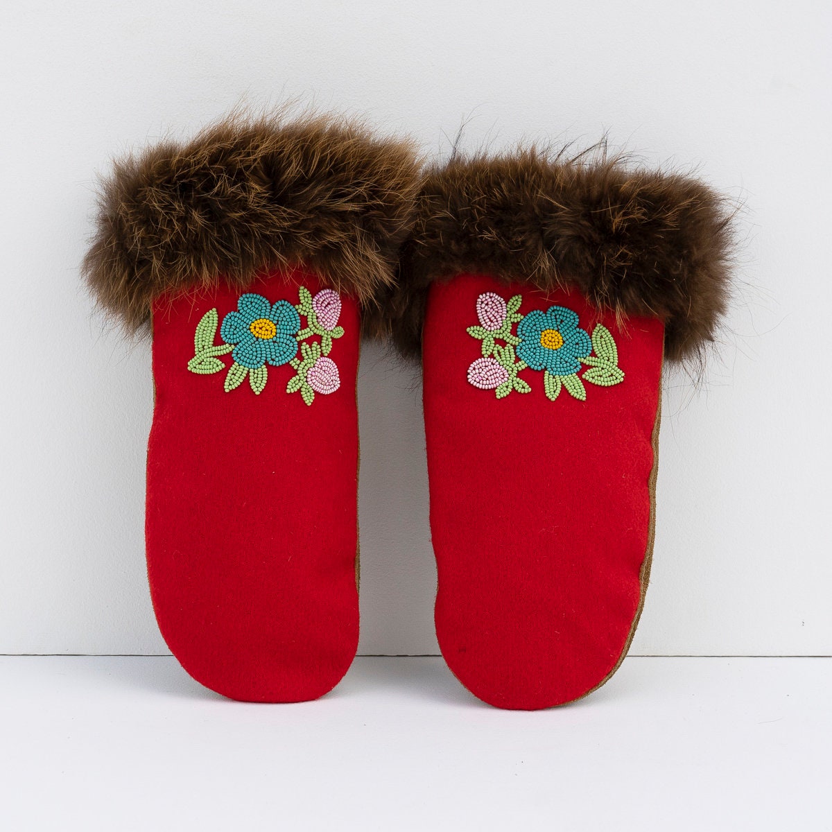 Vintage Ojibwe Beaded Felt and Moose Skin Gauntlet Mittens 1950s ...