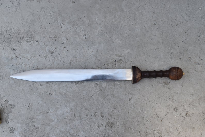 Handcrafted Roman Gladius Replica | Decorative Sword With Wooden Handle ...