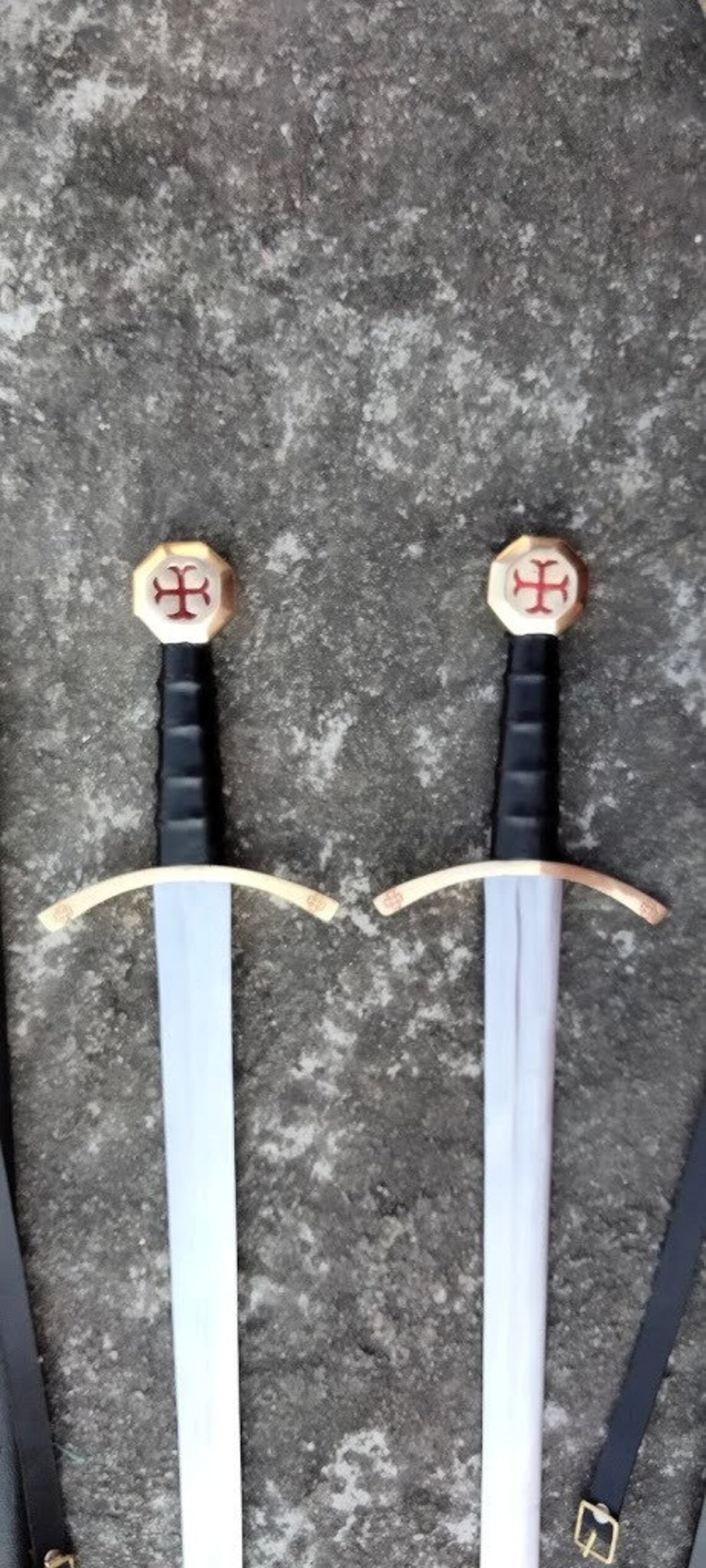 Knights Templar Decorative Swords (set of 2) – Medieval Wall Display ...