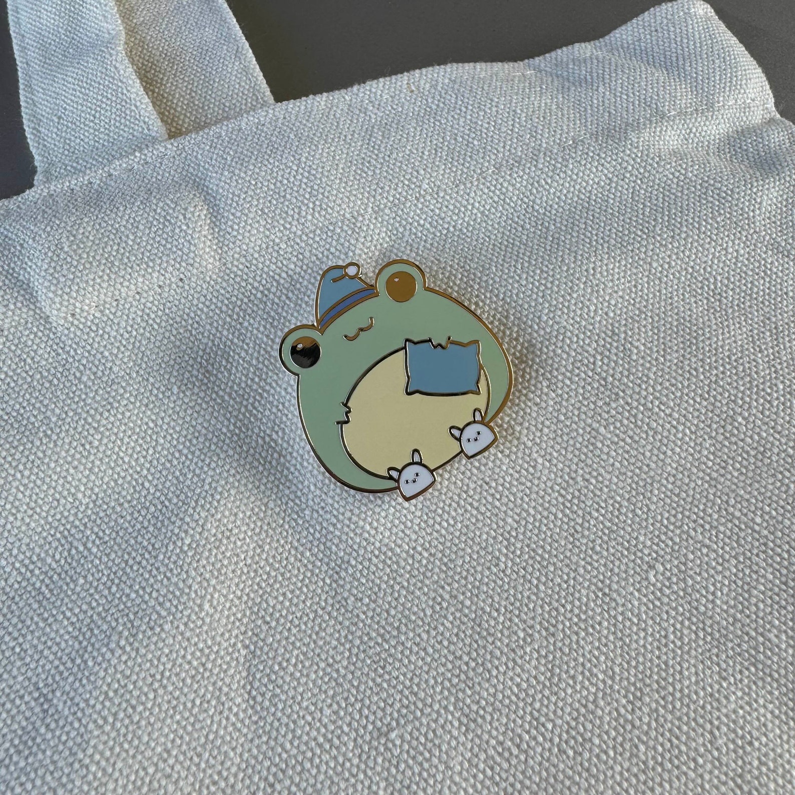 Pog the Frog Enamel Pin | Cute Frog | Animals | Aesthetic | Tote Bag ...