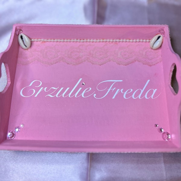 Freda - Etsy