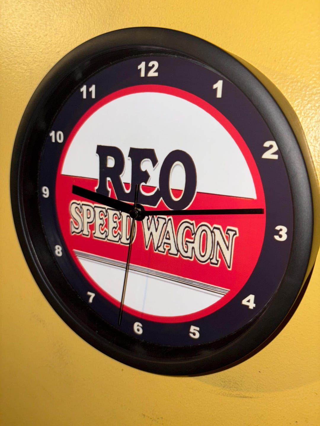 REO Speed Wagon Motors Auto Garage Bar Advertising Man Cave Black Clock ...