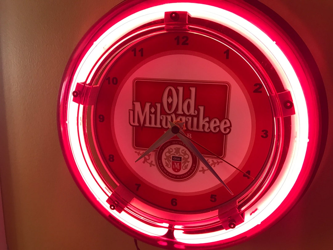 OLD MILWAUKEE Beer Bar Neon Man Cave Wall Clock Advertising Sign - Etsy
