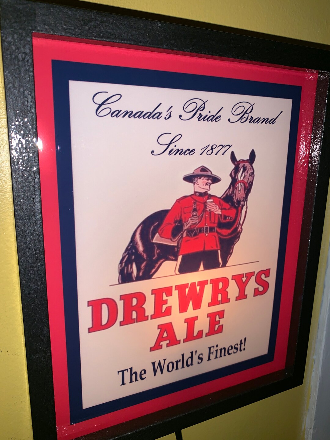 Drewrys Ale Canada Mountie Police Beer Bar Man Cave Lighted Advertising ...