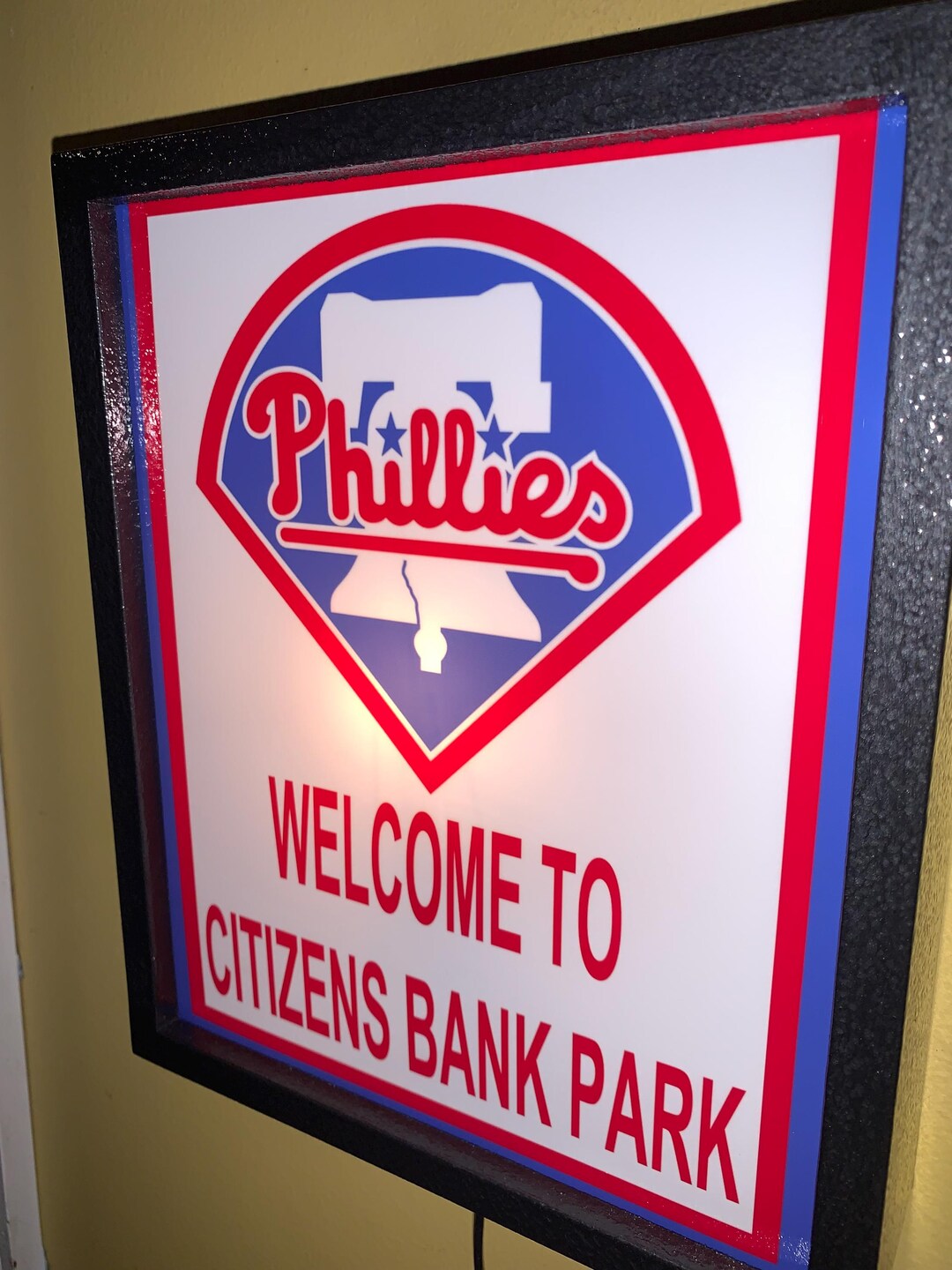 Philadelphia Phillies Liberty Bell Baseball Throwback Stadium Bar Man ...
