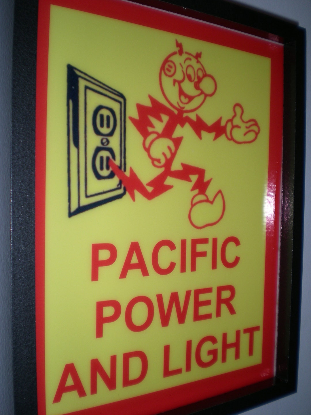 Reddy Kilowatt Pacific Power Electric Company Electrician Garage Bar ...