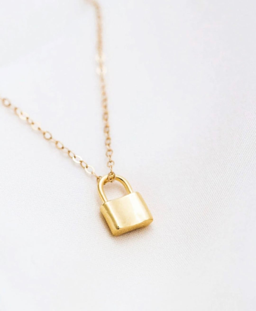 18K Solid Gold Lock Pendant - Etsy Canada