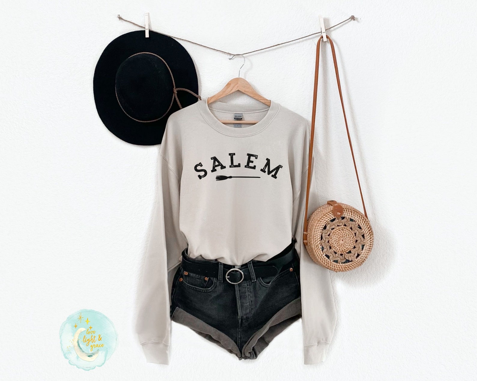 Salem Sweatshirt Souvenir Shirt Fall Vacation Shirt Witchy | Etsy