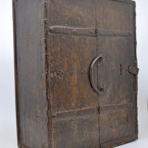 Antique Wooden Large Storage Chest Box Original Old Fine Hand Crafted ...