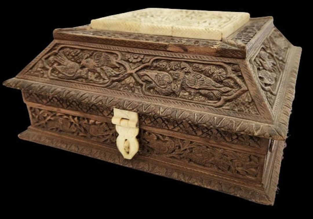 Rare Islamic Mughal Handmade Wooden Box Inscribed With Quran Verses ...